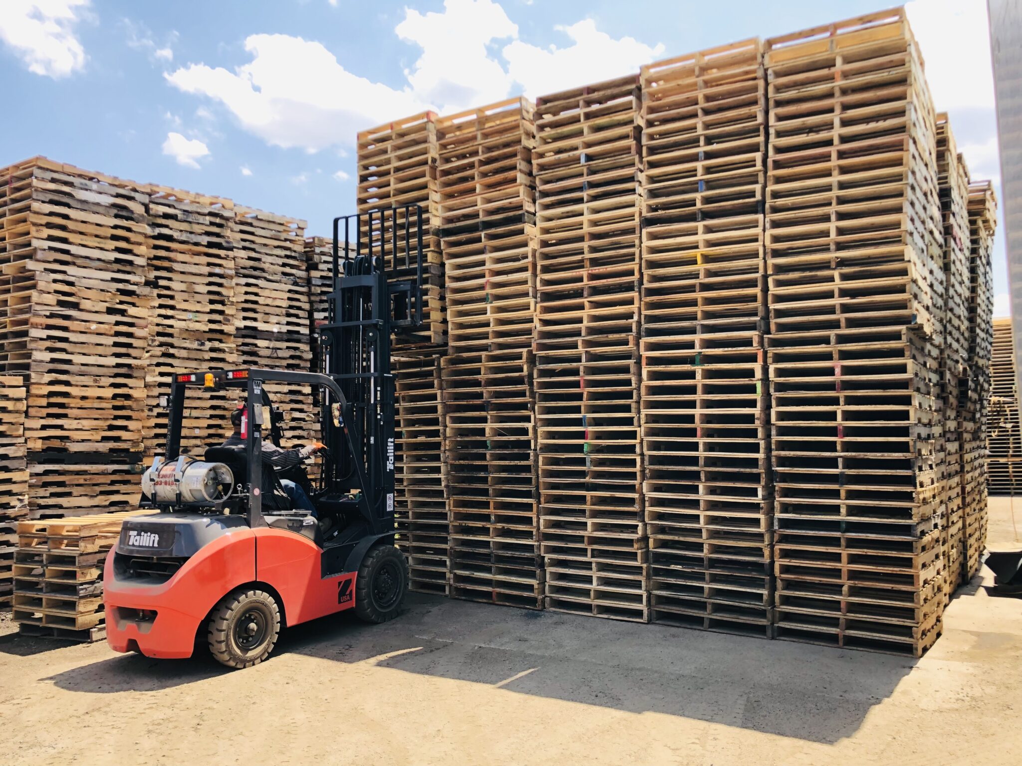 C & C Pallet Remanufacturing – Buy Recycle Sell